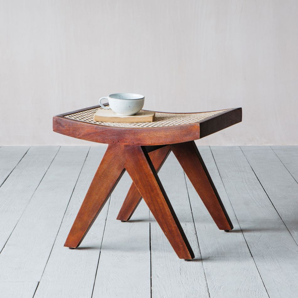 Pearl wooden stool – Rathkaar Furnitures